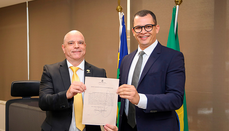 Tribunal de Justiça de Goiás - Presidente do TJGO empossa juiz Caio ...